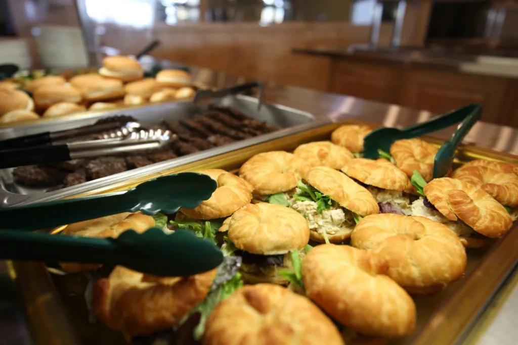 Retreat Meals & Dining at Refreshing Mountain Retreat Center in PA