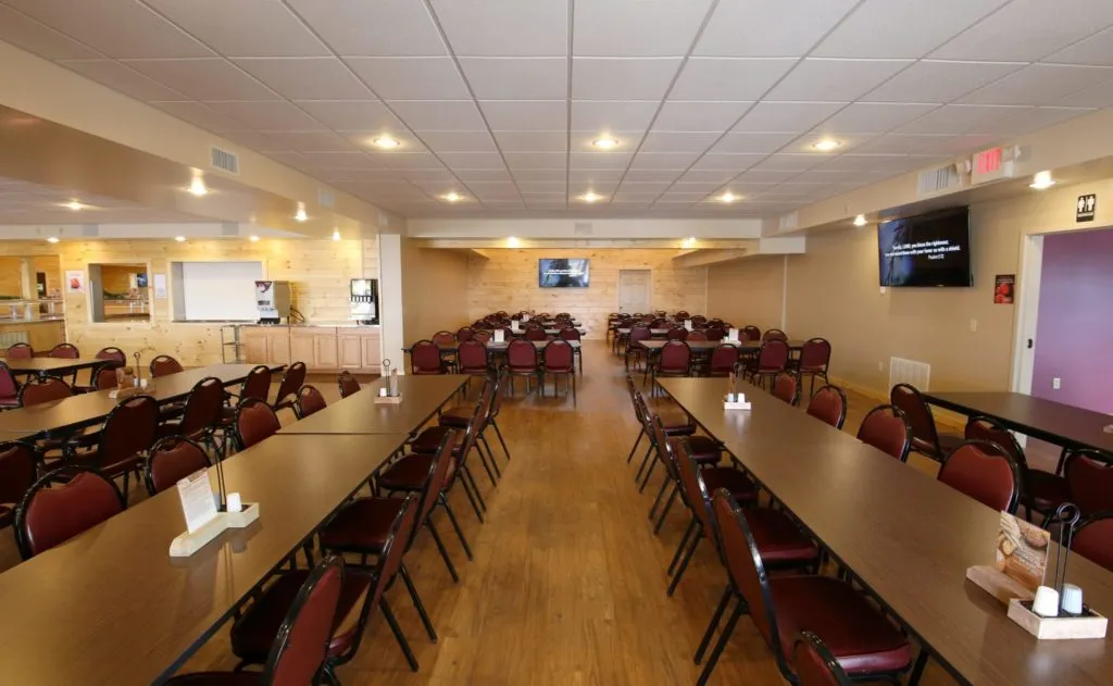 Retreat Meals & Dining at Refreshing Mountain Retreat Center in PA